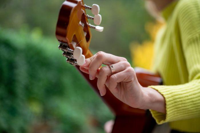 How to Change the Tone of Your Acoustic Guitar